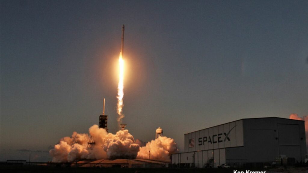 SpaceX successfully launches US spy satellite on a reused Falcon 9 booster SpaceX successfully launches US spy satellite on a reused Falcon 9 booster